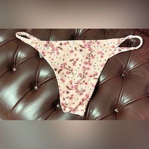 Kulani Kinis - Poshmark